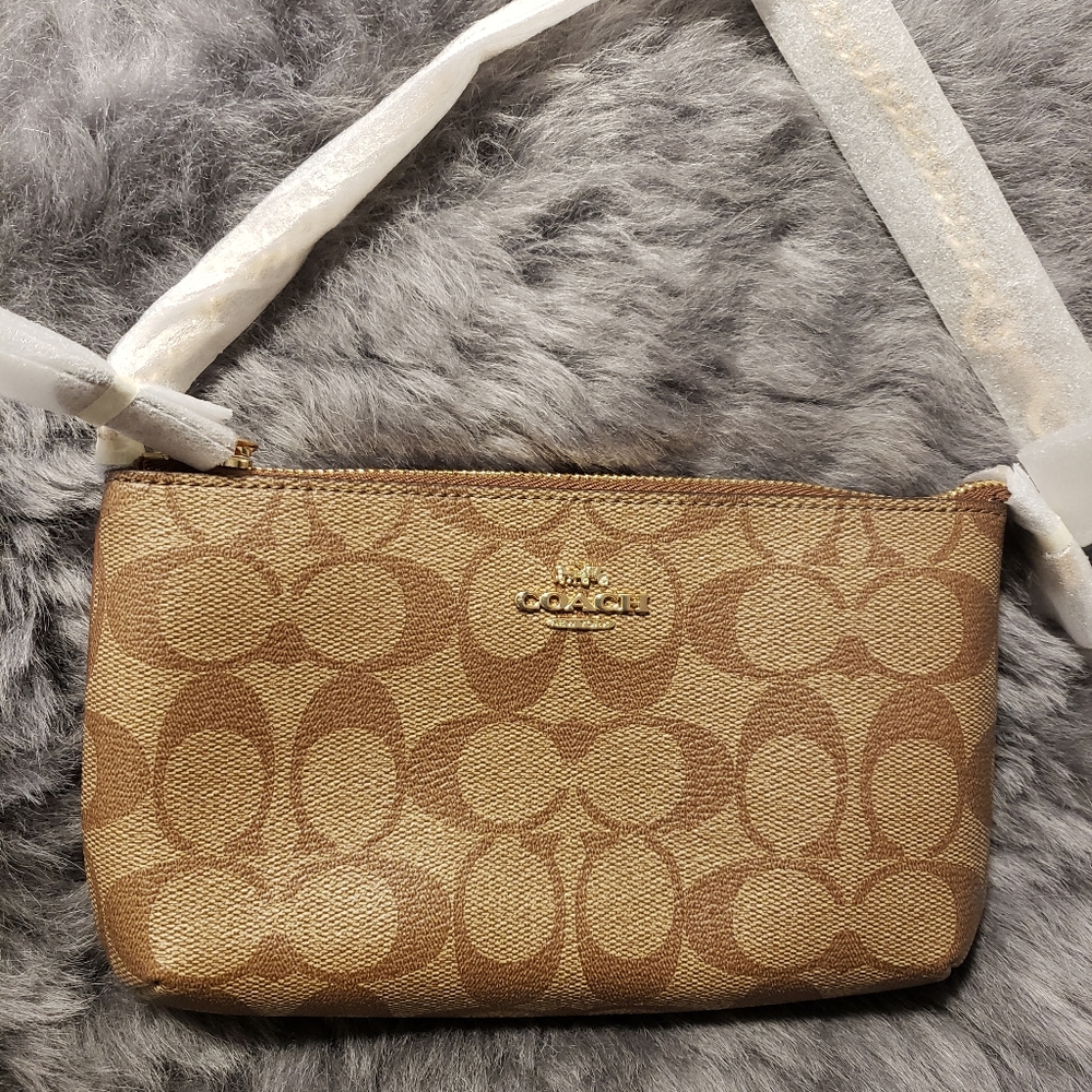 Authentic-Coach Tan Signature Chain Wristlet - Gem